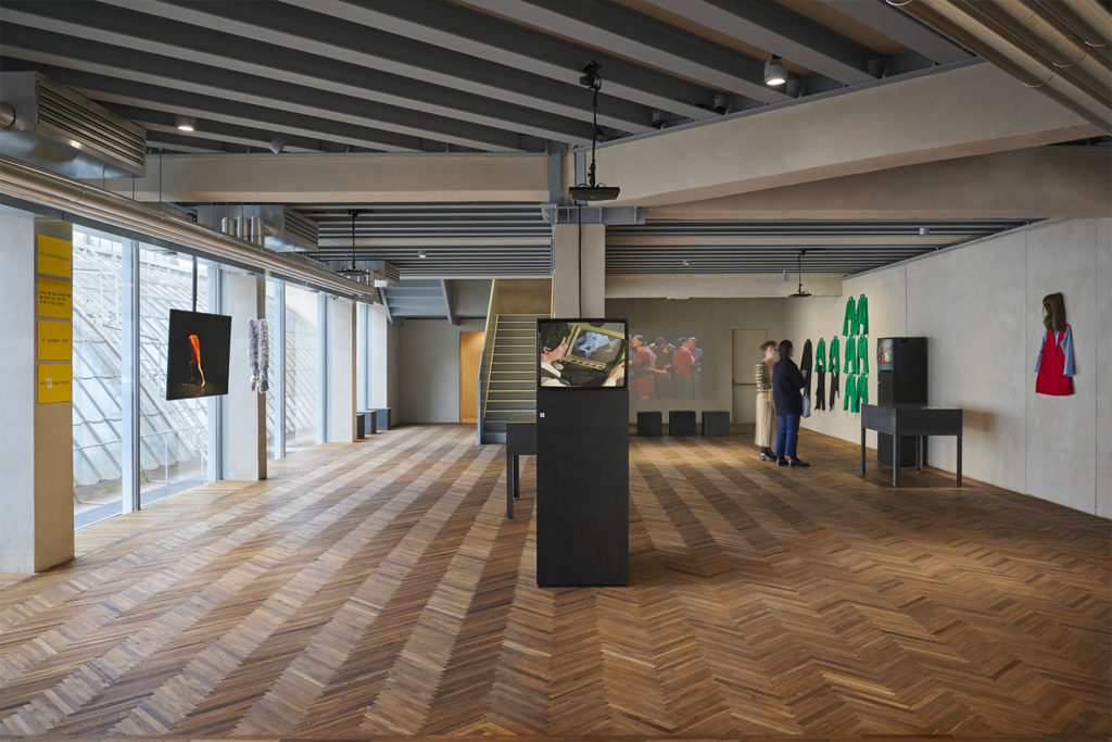 Miranda July "New Society" Osservatorio Fondazione Prada / Milano ...